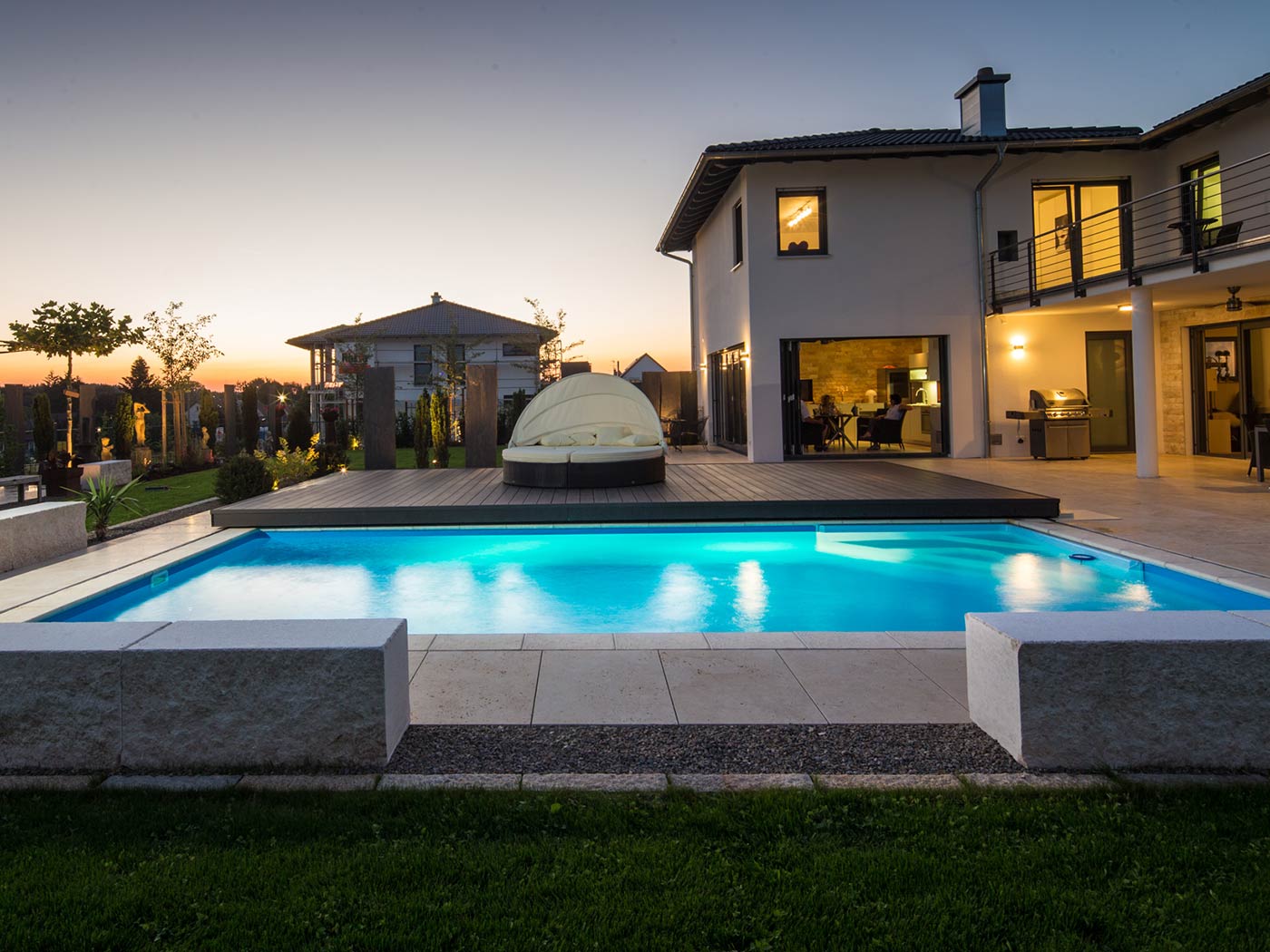 Das fahrbare Pooldeck von Stegmann, Ihr Pool-Fachmann aus Ried